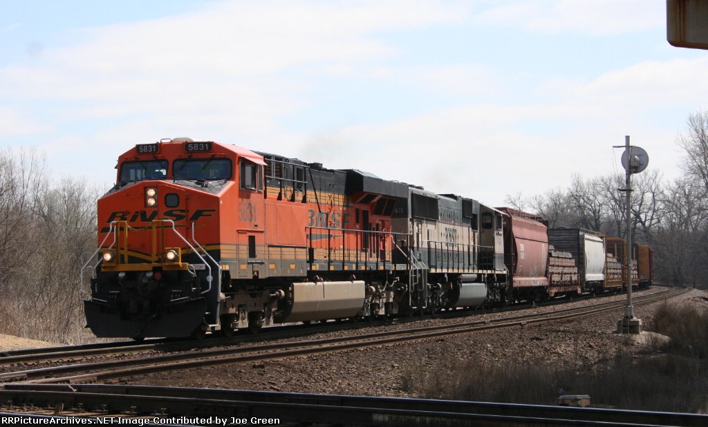 BNSF 5831